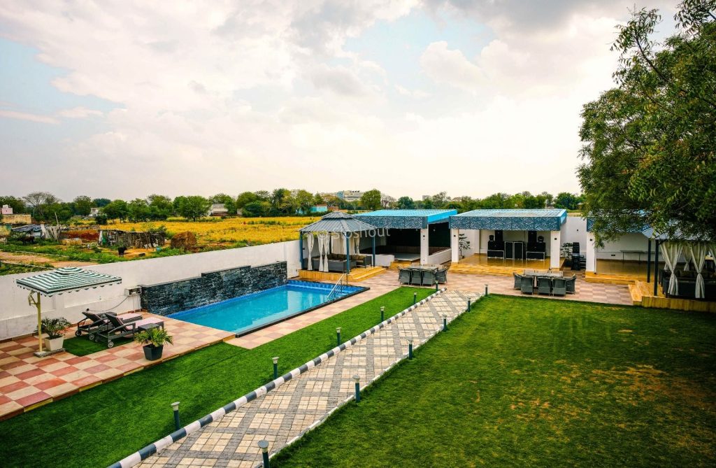 How to Arrange a Corporate Party in the Farmhouse?