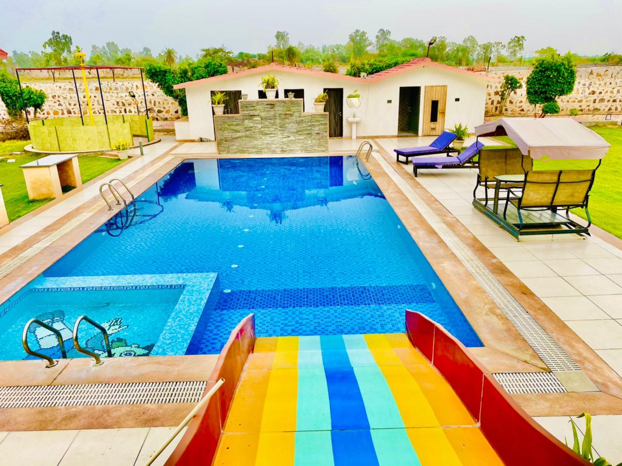 10 Amazing Farmhouses for Pool Party in Delhi NCR