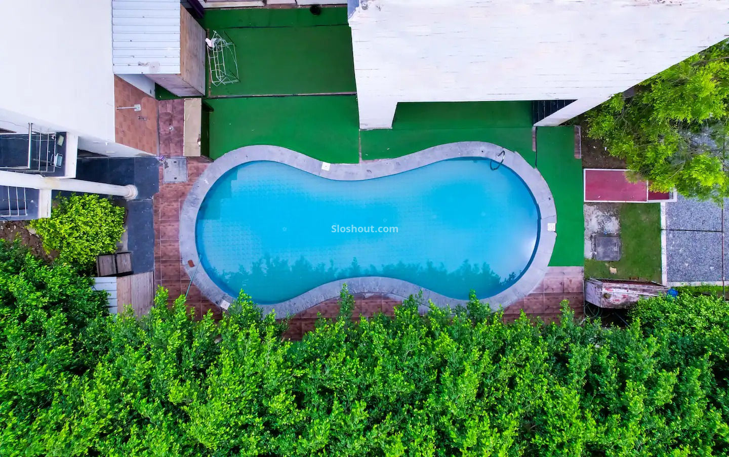 10 Places for Pool Party in Delhi - Party Villas