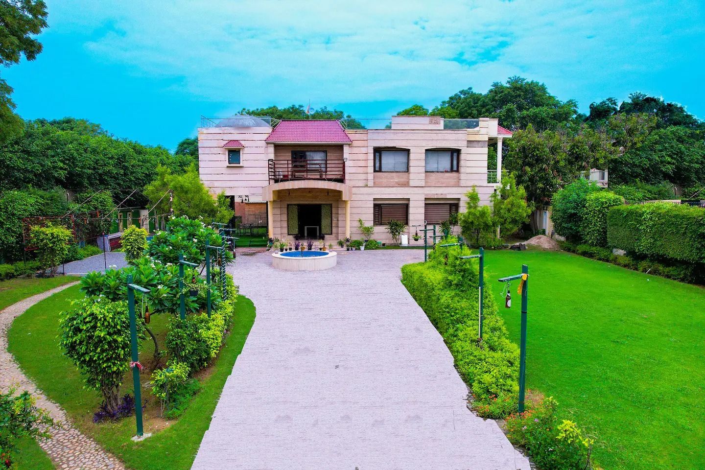 10 Places for Pool Party in Delhi - Party Villas
