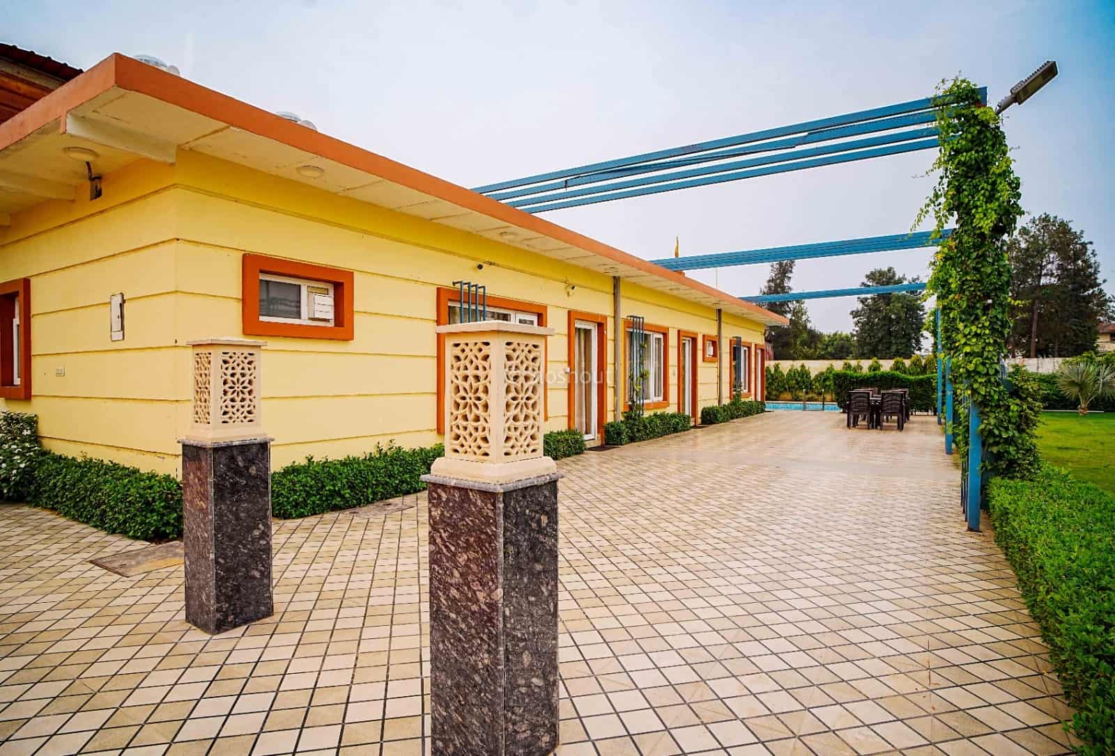 10 Beautiful Farmhouses in Chattarpur