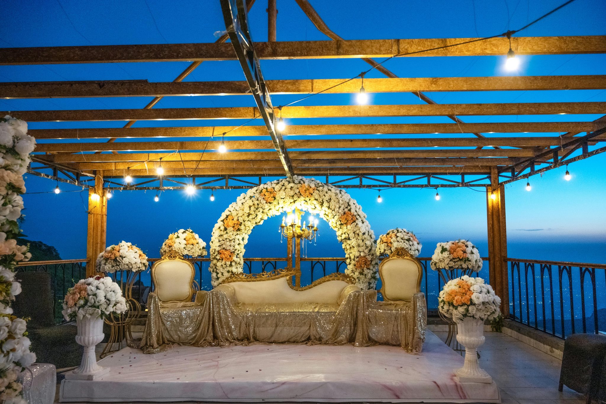 10 Tips to Host the Perfect Terrace Party